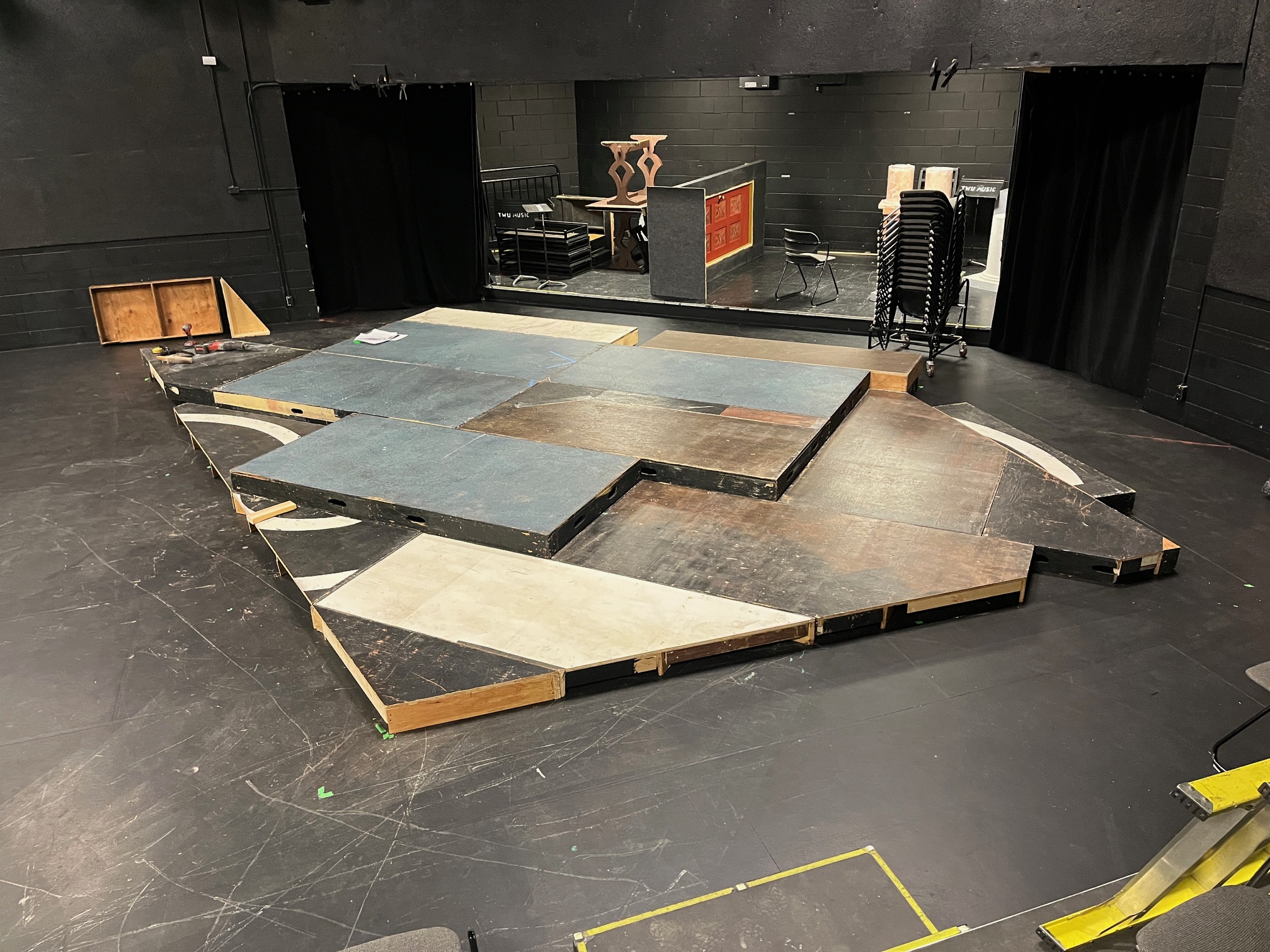 Set Build: Midsummer